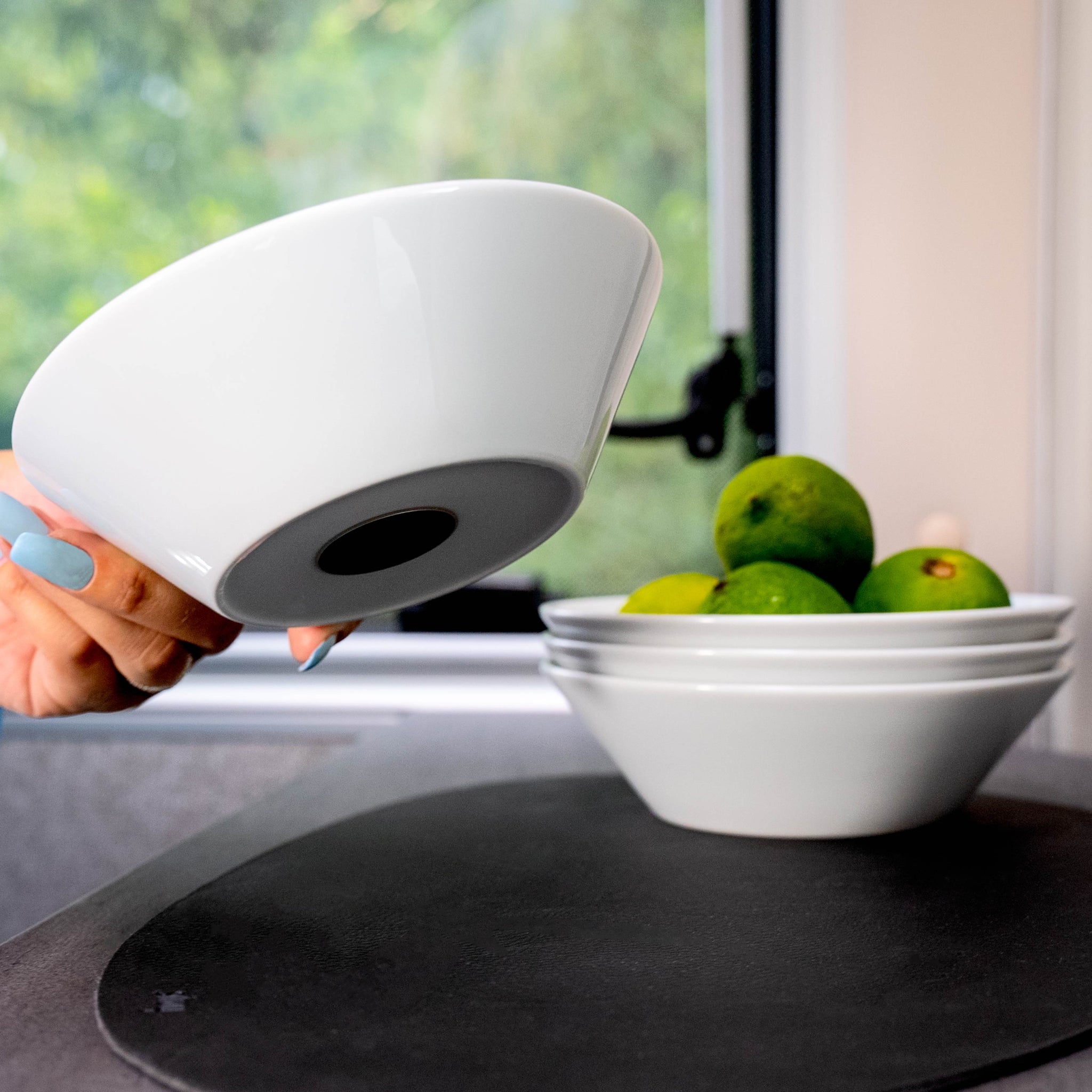 Porcelain bowl with magnetic system | silwy